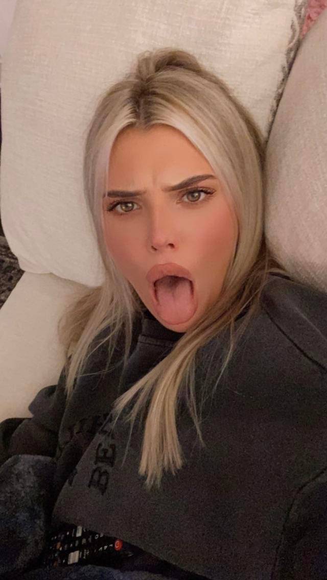 Ready aim fire 😝 | Scrolller