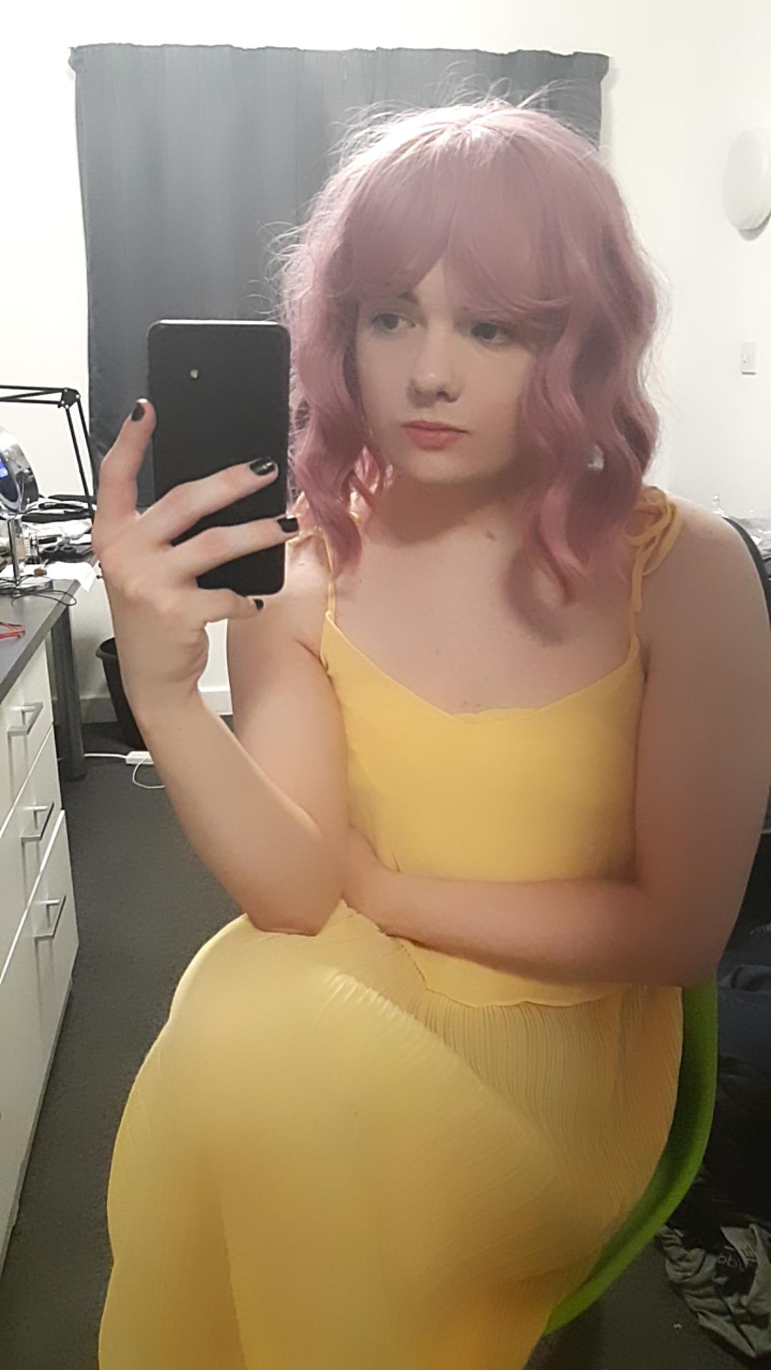 Ready for a femboy summer🧡 | Scrolller