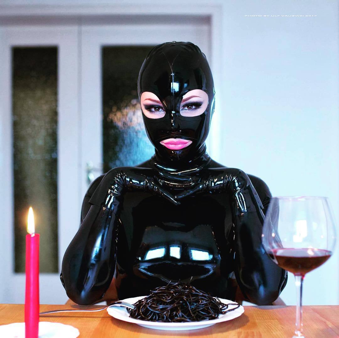 Ready for diner?? | Scrolller