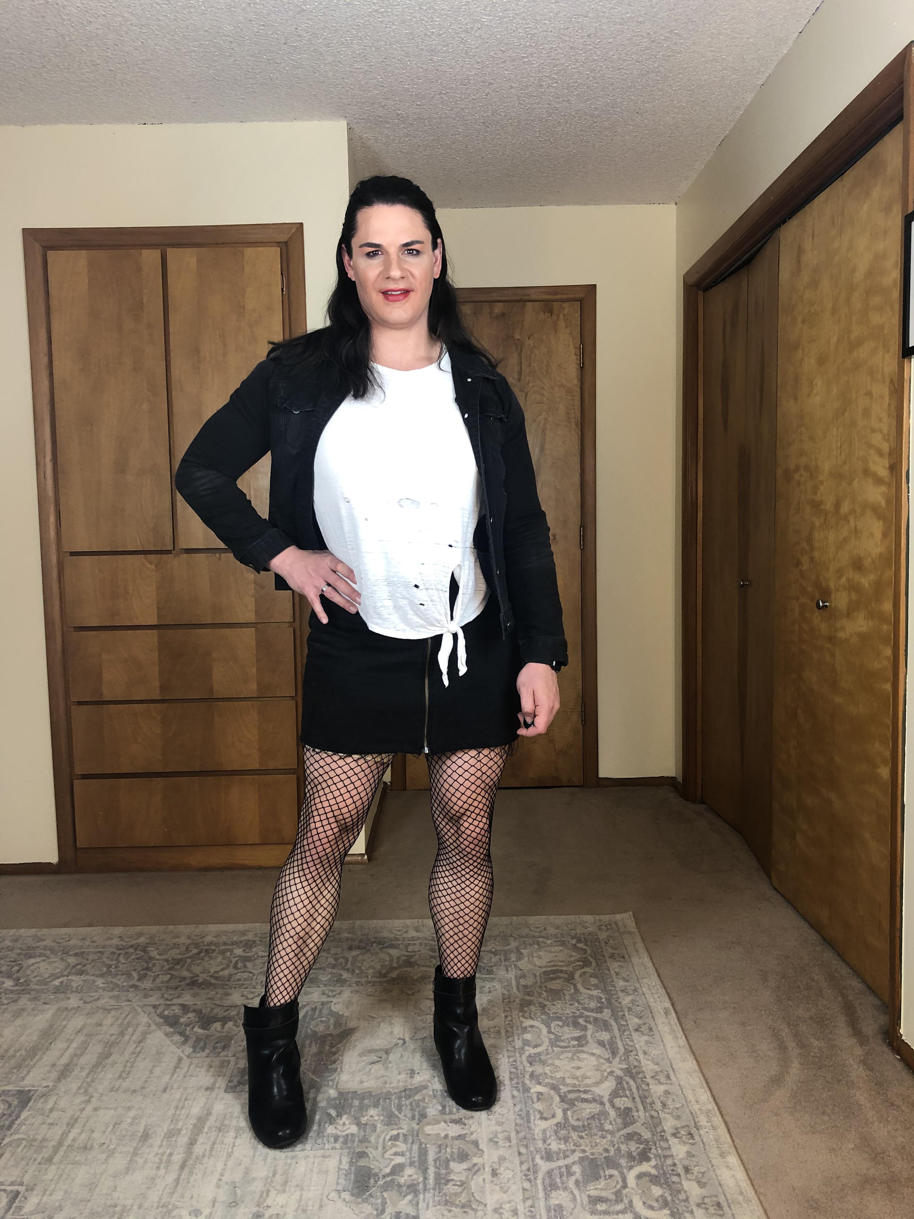 Ready to rock and roll! | Scrolller