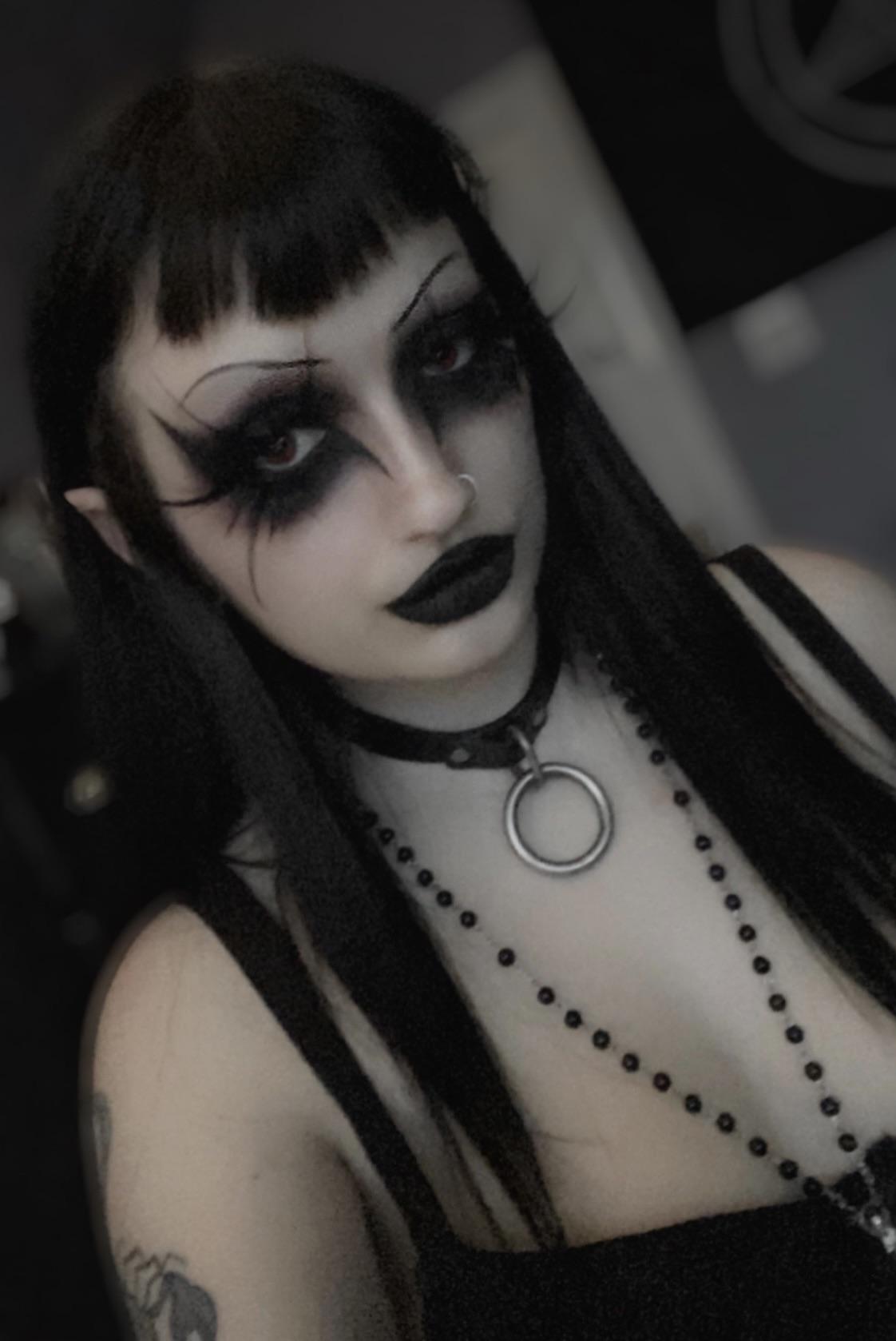 Real life vampire 🧛‍♀️ | Scrolller