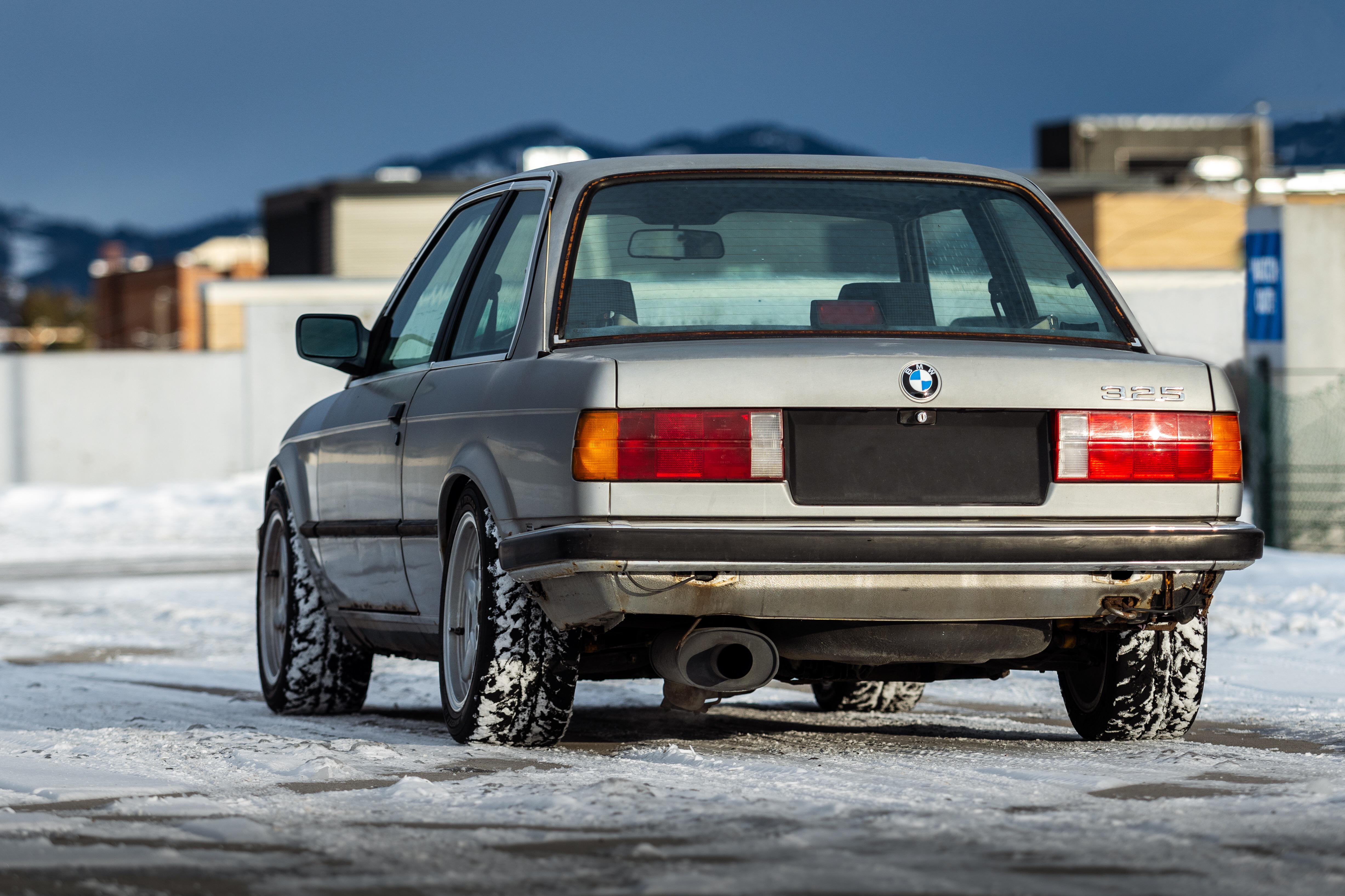 Rear end of my e30 | Scrolller