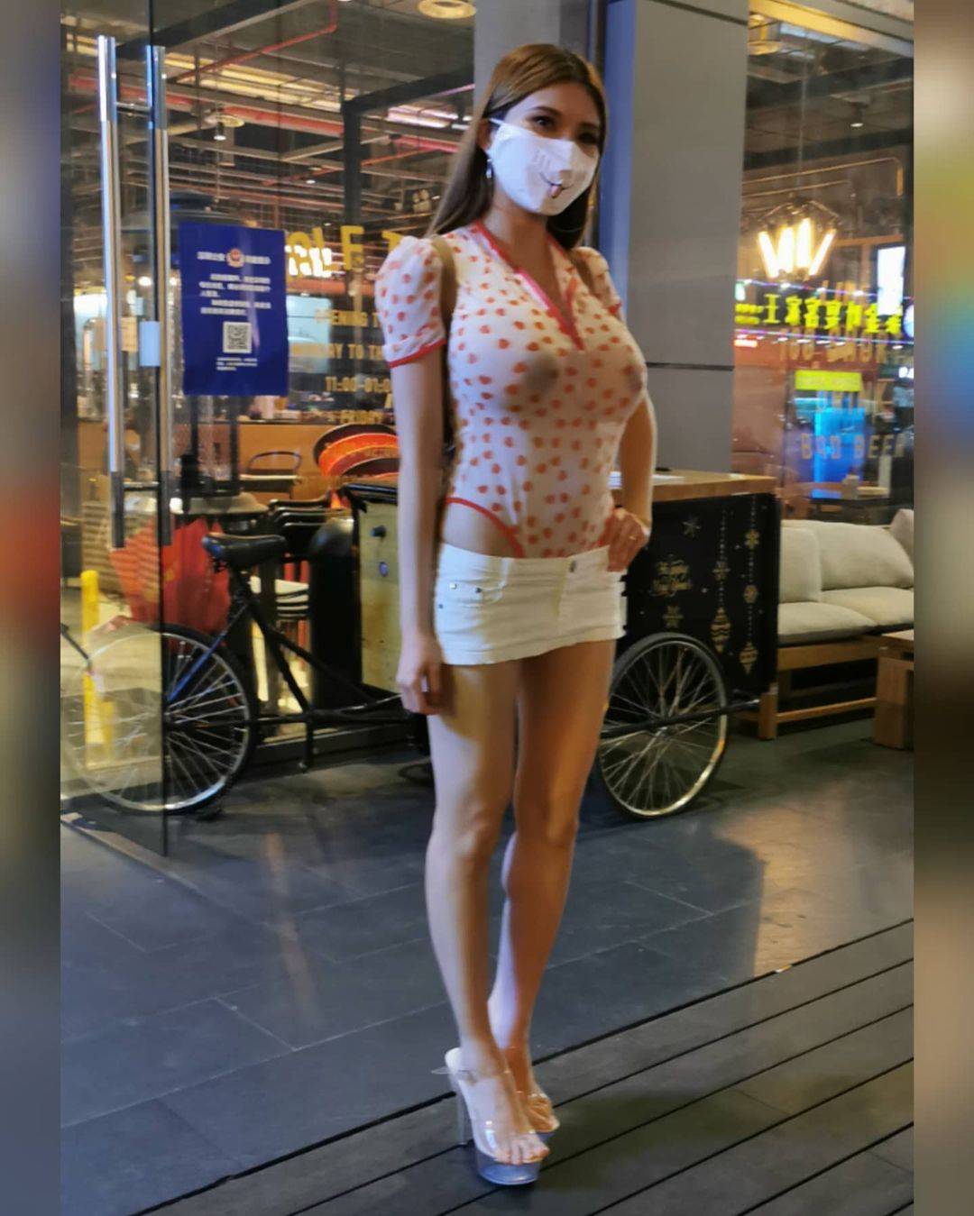 Red and white | Scrolller