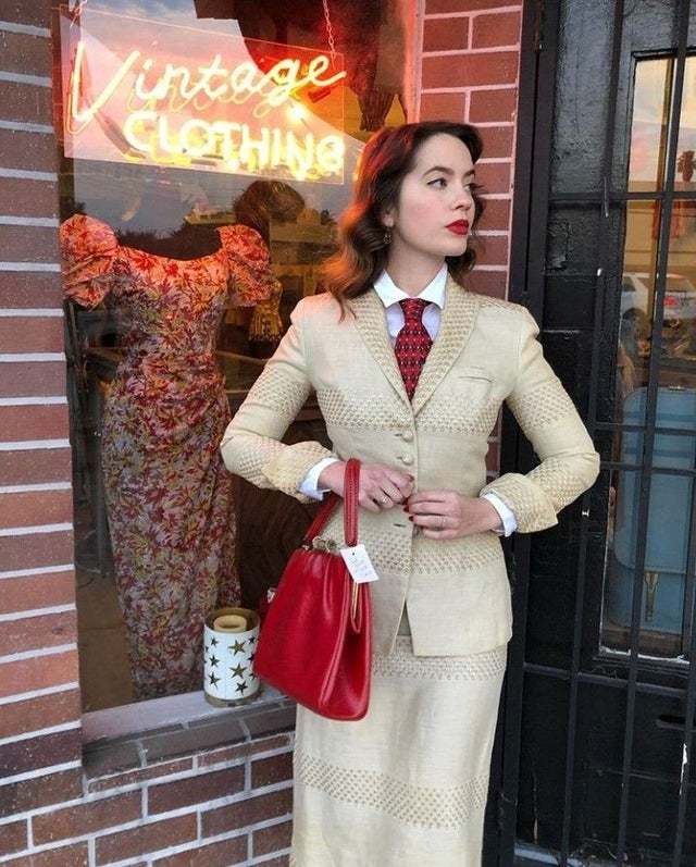 Red dotted | Scrolller