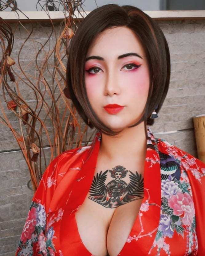 Red Kimono | Scrolller