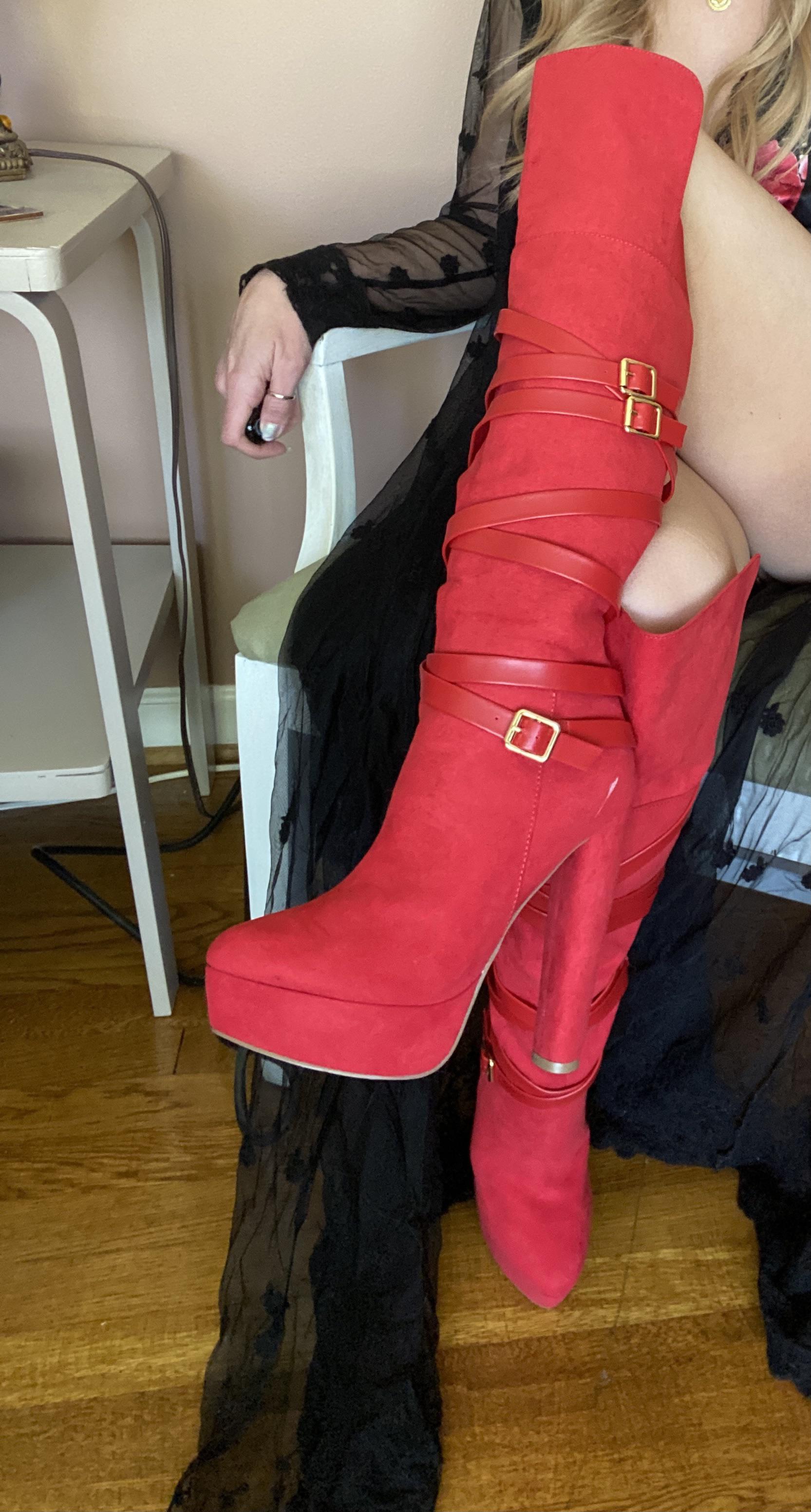 Red knee highs | Scrolller