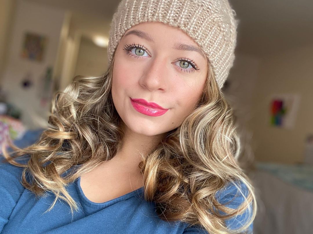 Red Lips | Scrolller