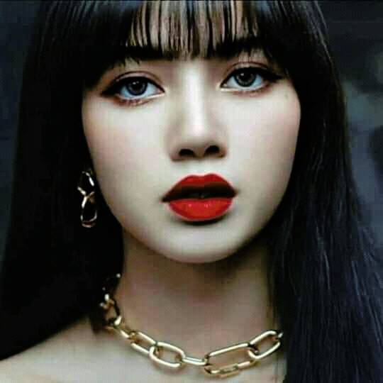 Red lips | Scrolller