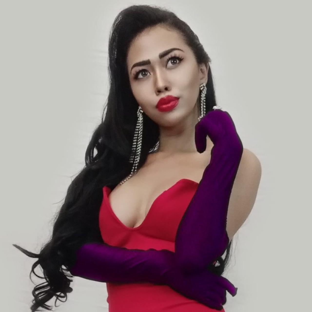 Red on red | Scrolller