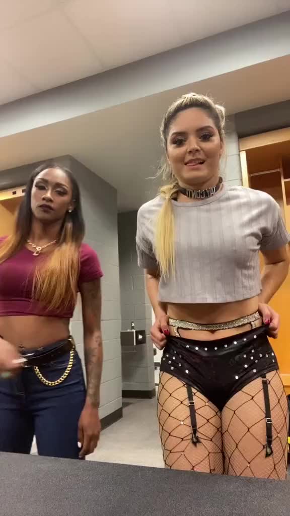 Red Velvet & Tay Conti | Scrolller