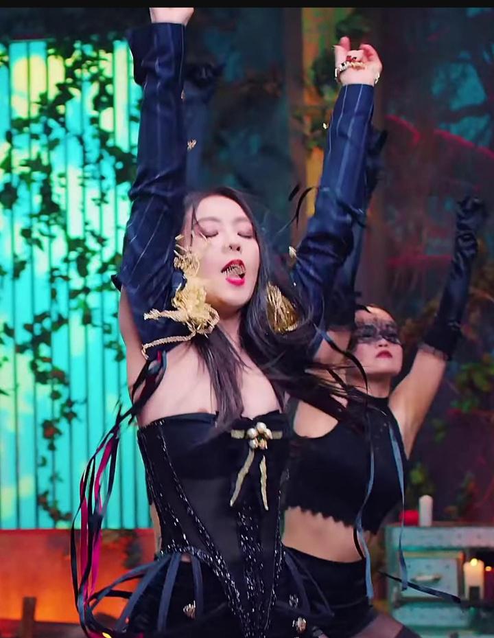 Red Velvet- Irene | Scrolller