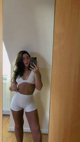 Reflection🖤 | Scrolller