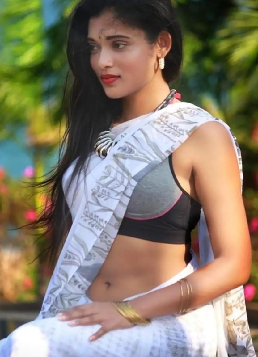 Rekha Boj navel in white saree | Scrolller