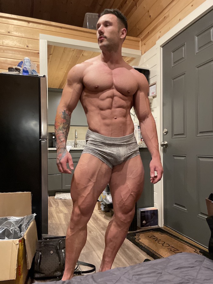 Relaxed Hunk | Scrolller