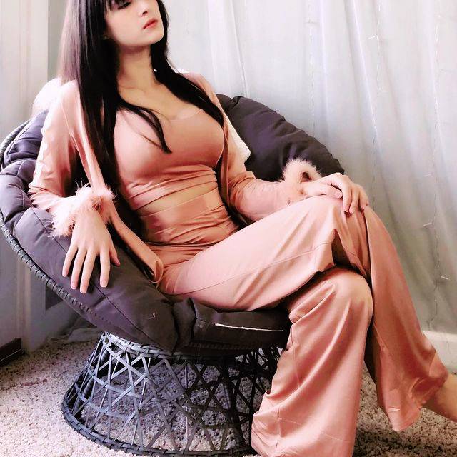 Relaxing | Scrolller