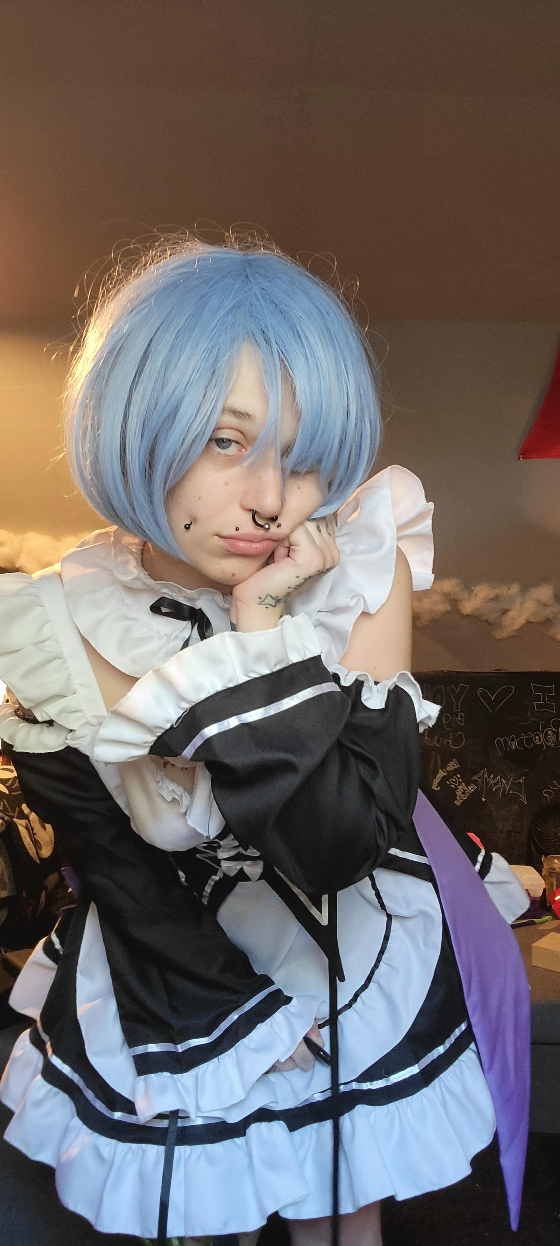 REM by sunny | Scrolller