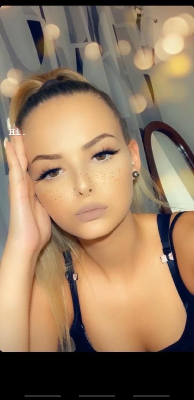 Request tribute | Scrolller