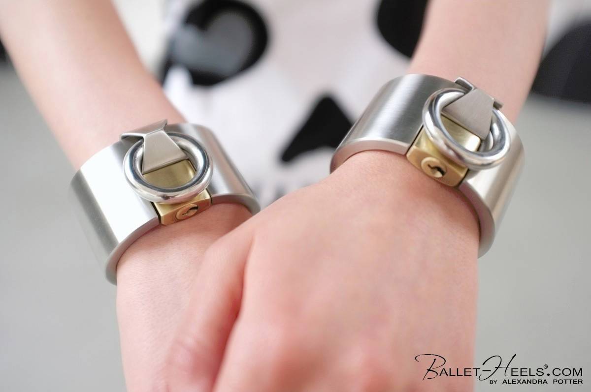 Restraints | Scrolller