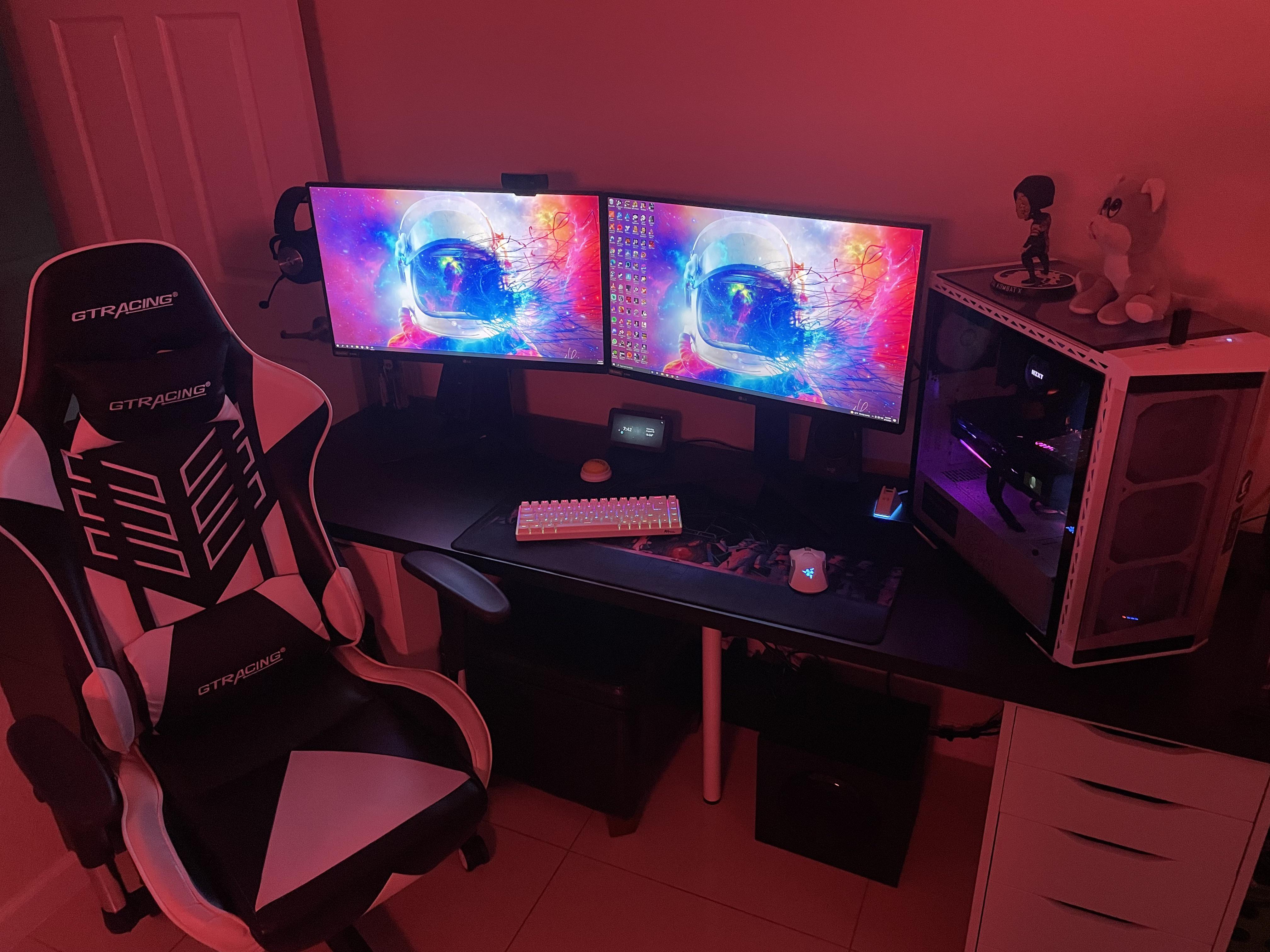 Retrowave Cave/My Setup | Scrolller