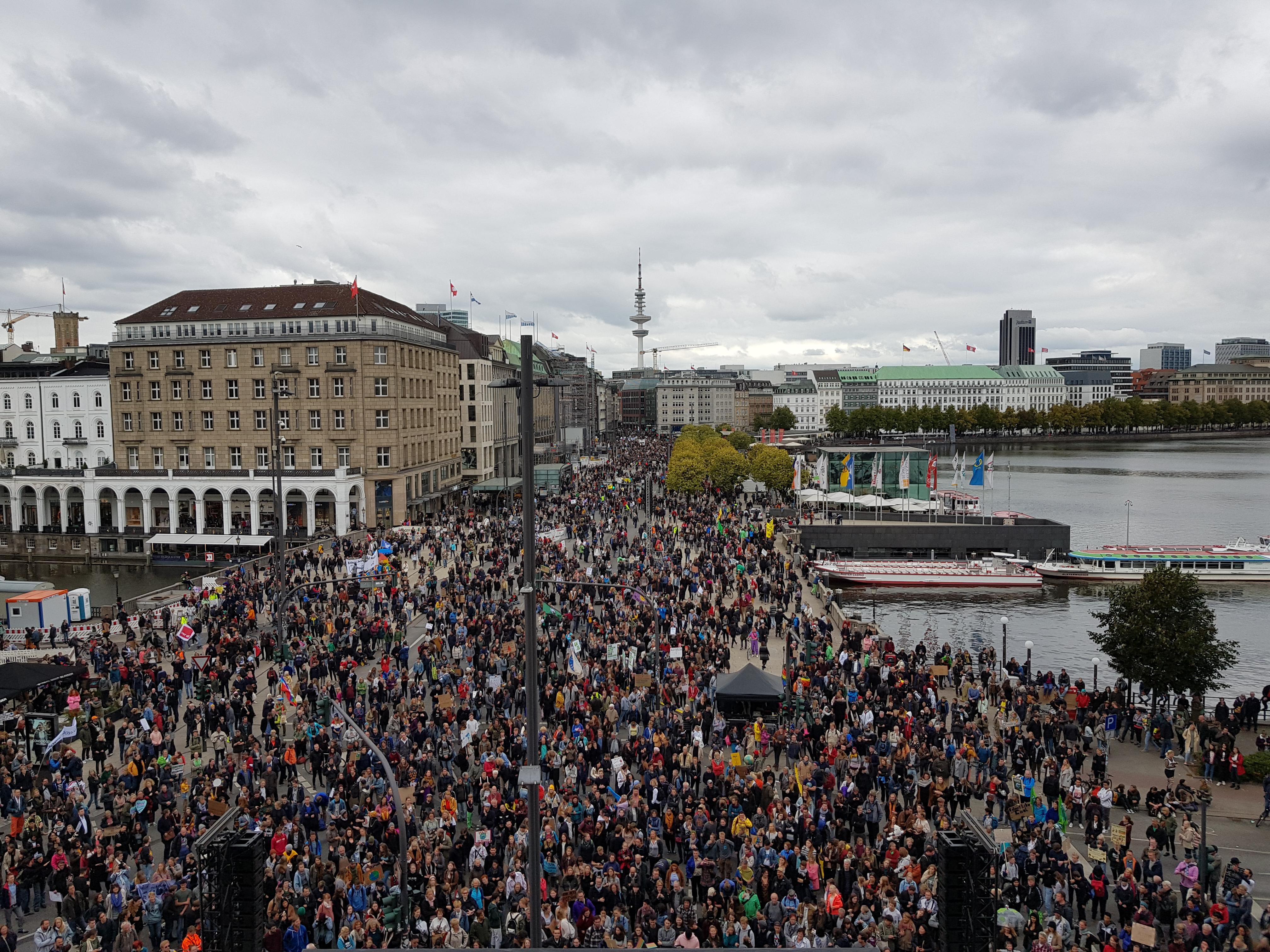 Returning to main Stage! | Scrolller