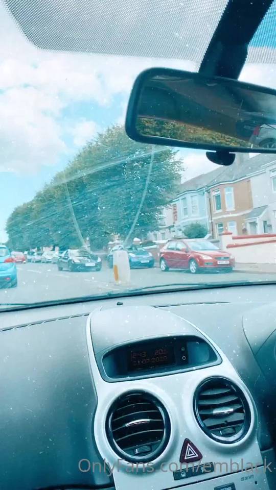 Revealing in the car | Scrolller