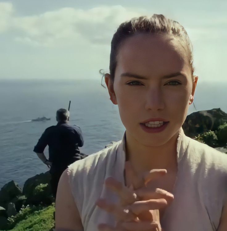 Rey behind the scenes | Scrolller