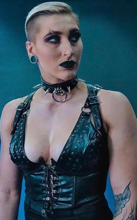 Rhea Ripley 🥵🥵🥵 | Scrolller