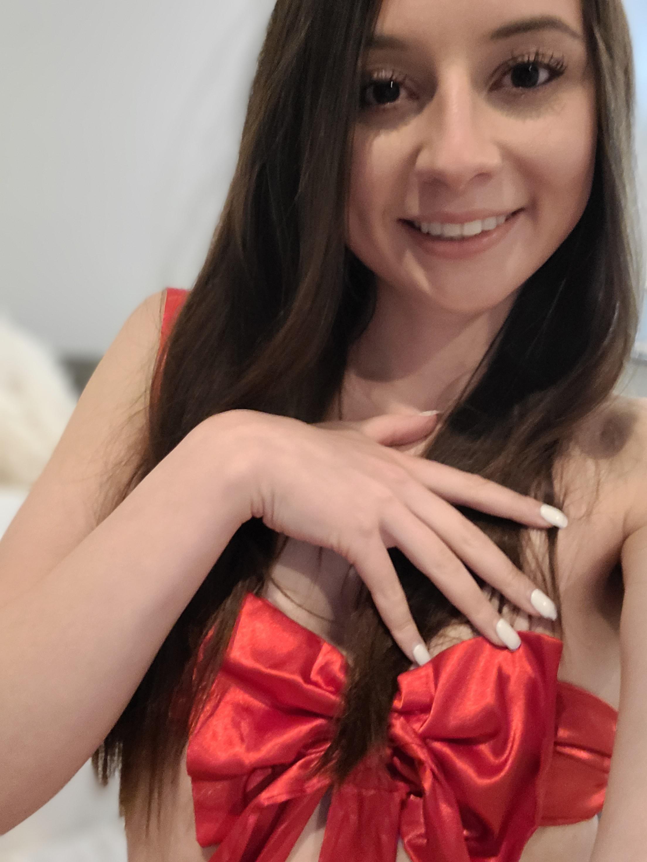 Ribbon on my flat chest | Scrolller