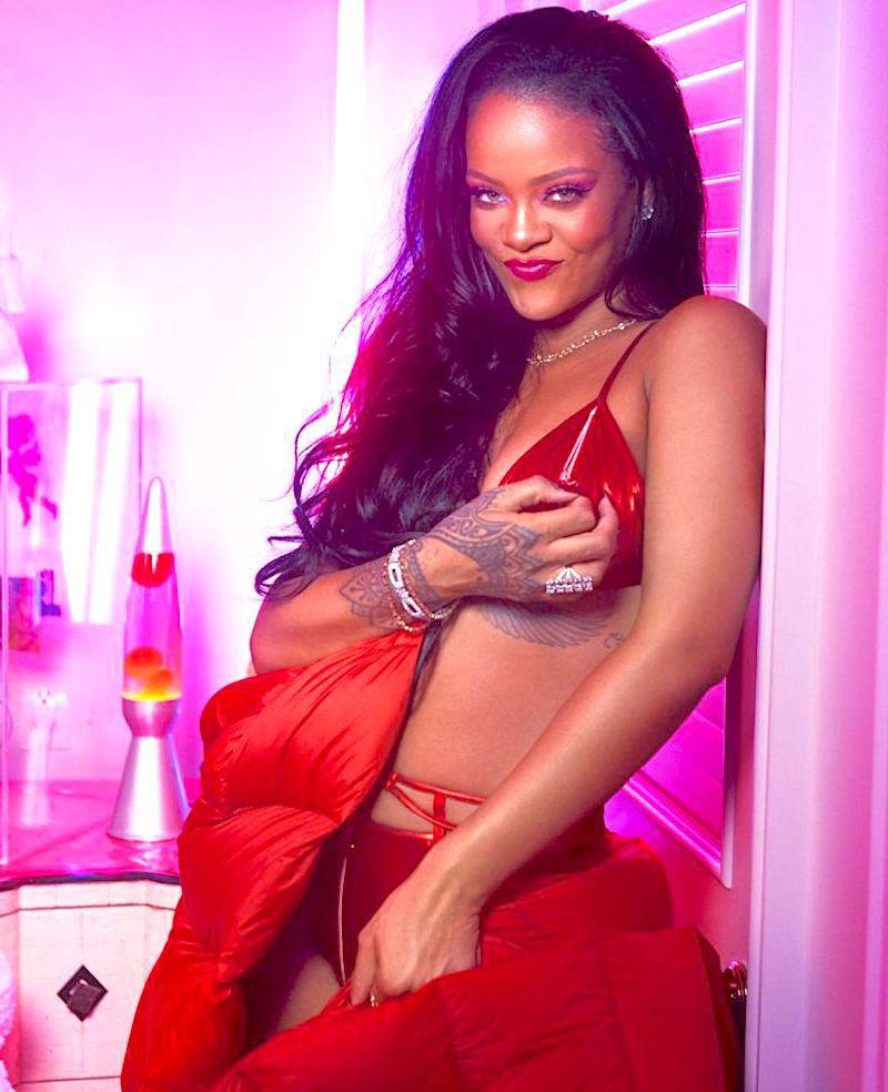 Rihanna | Scrolller