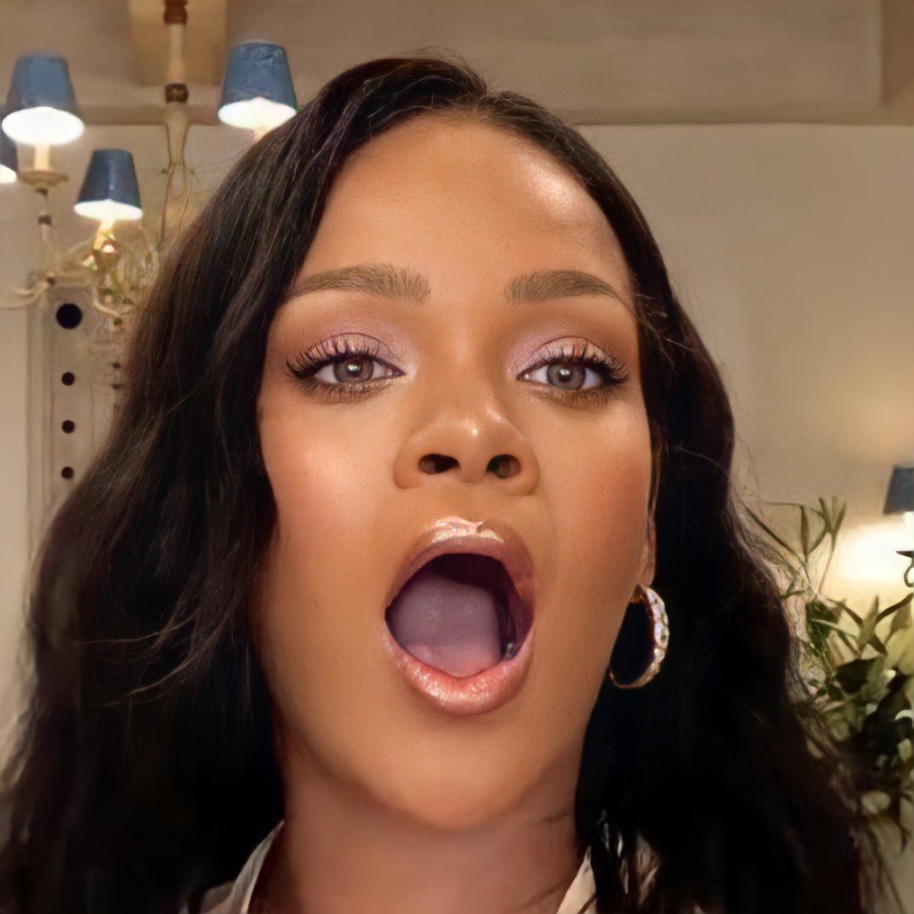 Rihanna 🤩😜 ️ Scrolller