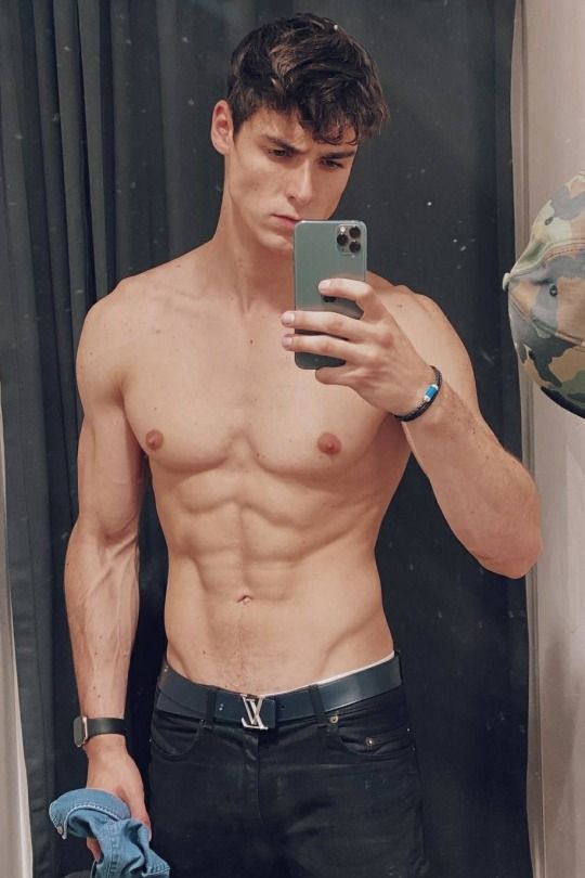 Ripped Chest | Scrolller