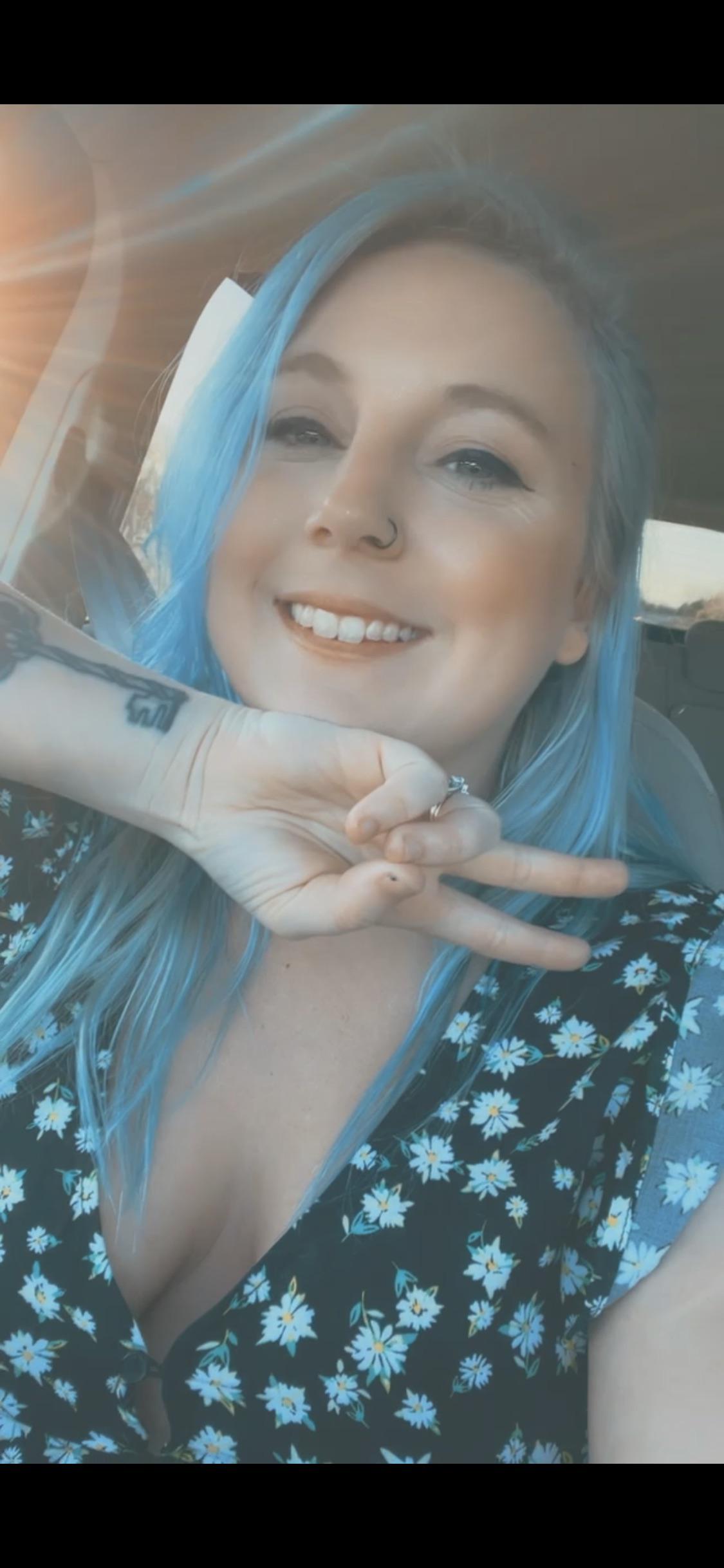 Road trip selfie. 💘 (f28) | Scrolller