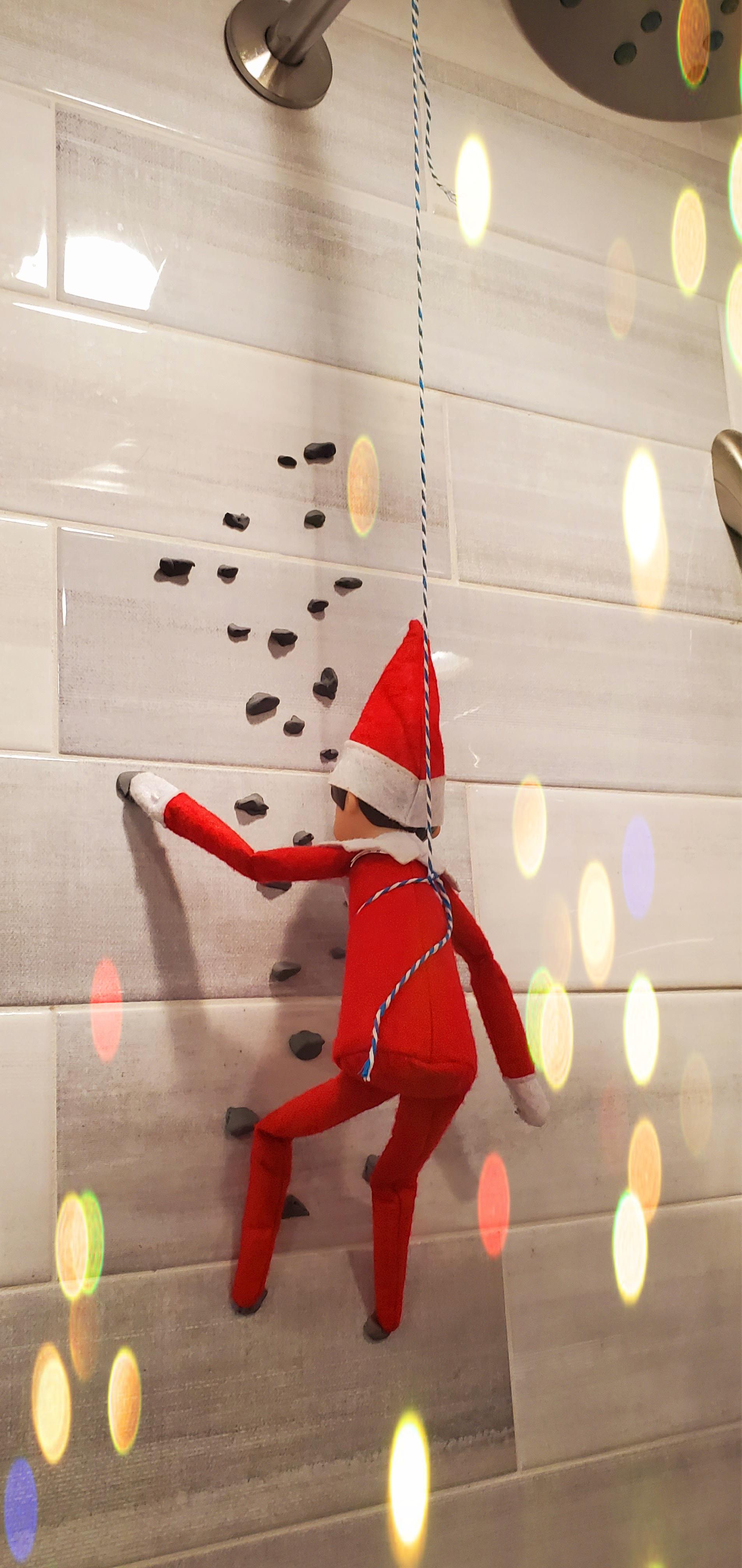 Rock-climbing elf | Scrolller