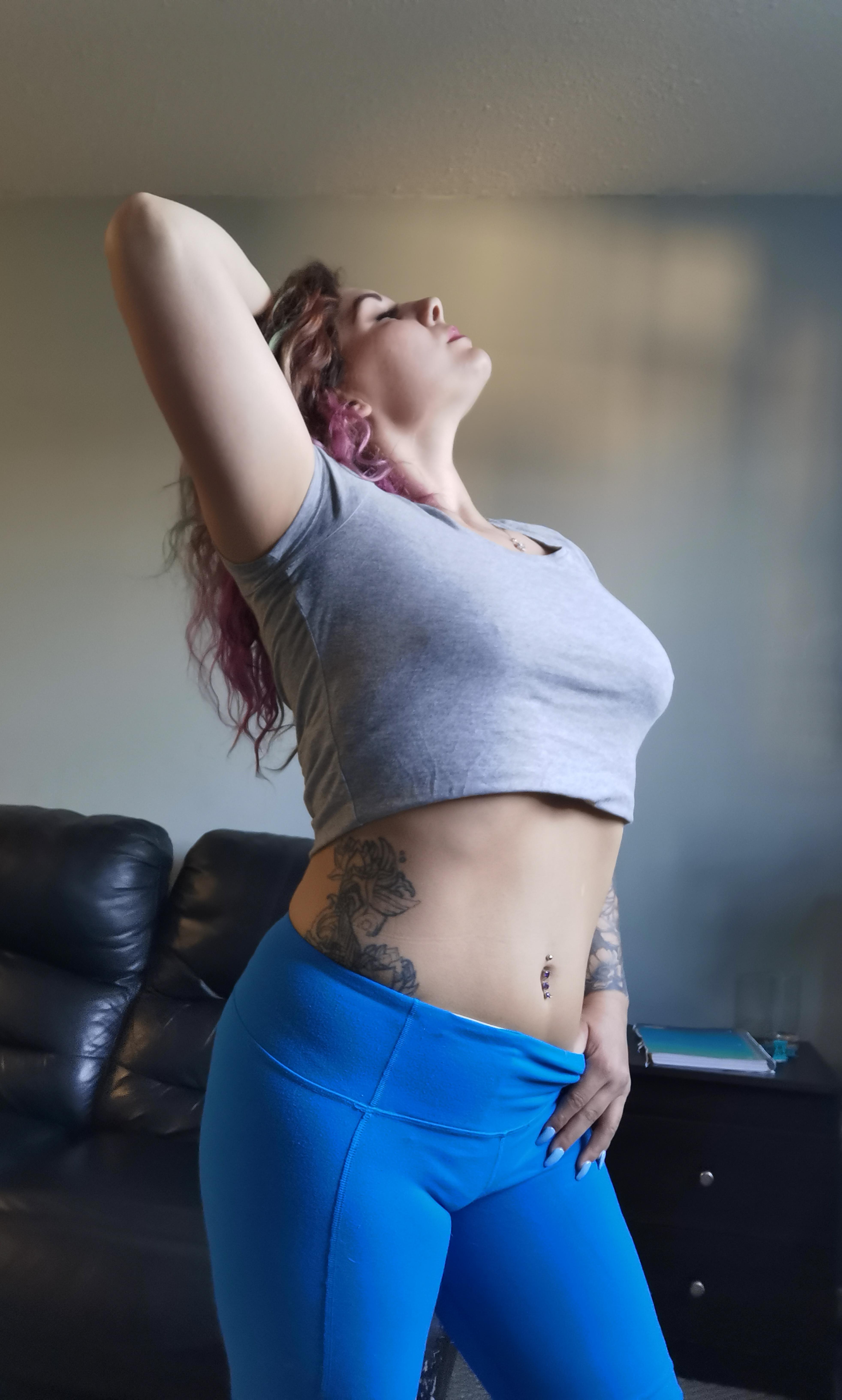 Rockin the Lulu's today 😏 | Scrolller