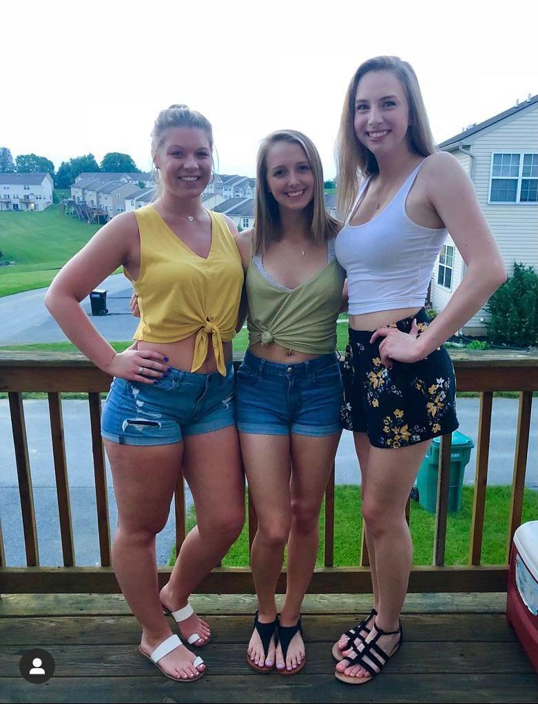 Roomies! | Scrolller