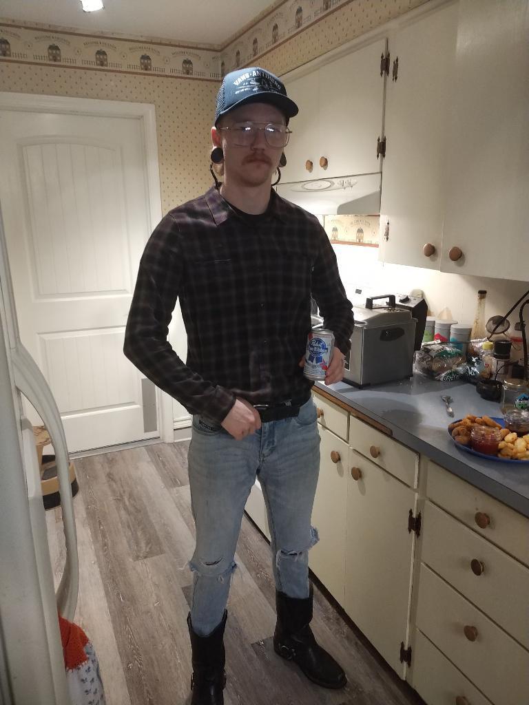 Rootin tootin | Scrolller