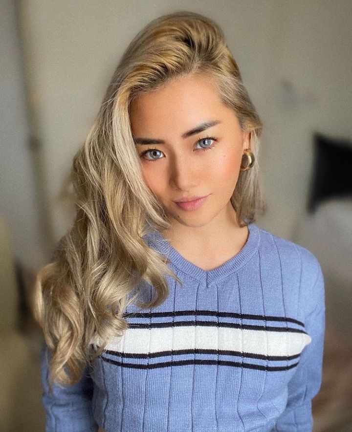 Rosofia Lia | Scrolller