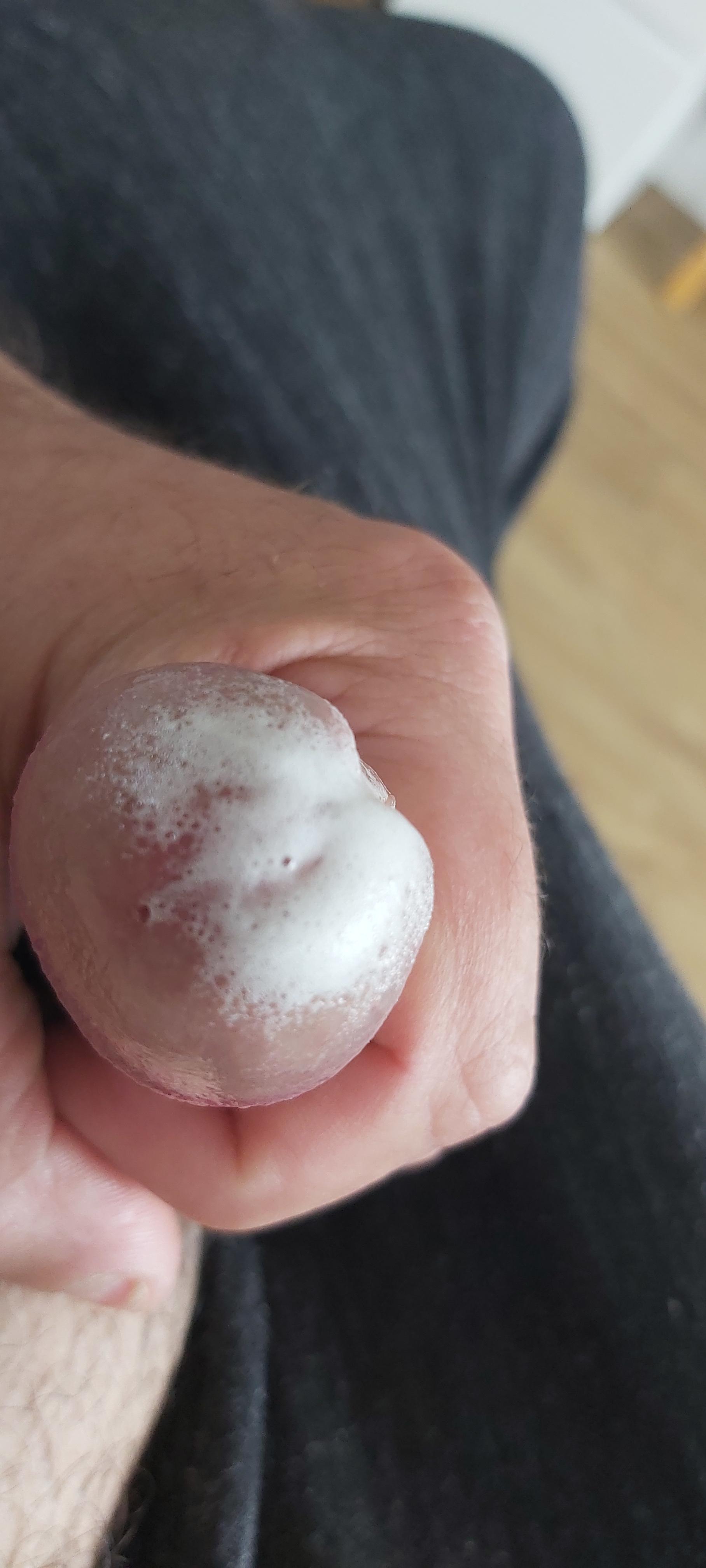 Rubbing very fast today | Scrolller