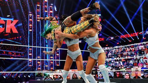 Ruby Riott And Peyton Royce | Scrolller