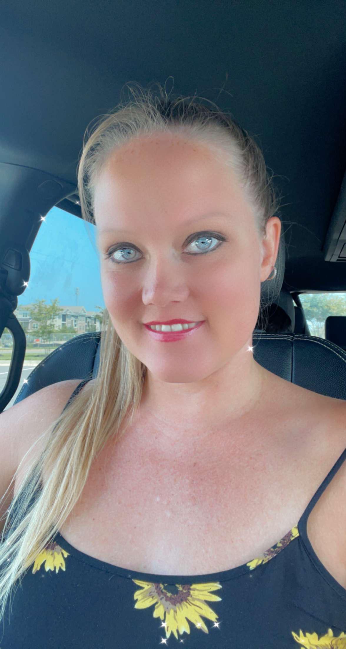 Running errands 💋 | Scrolller