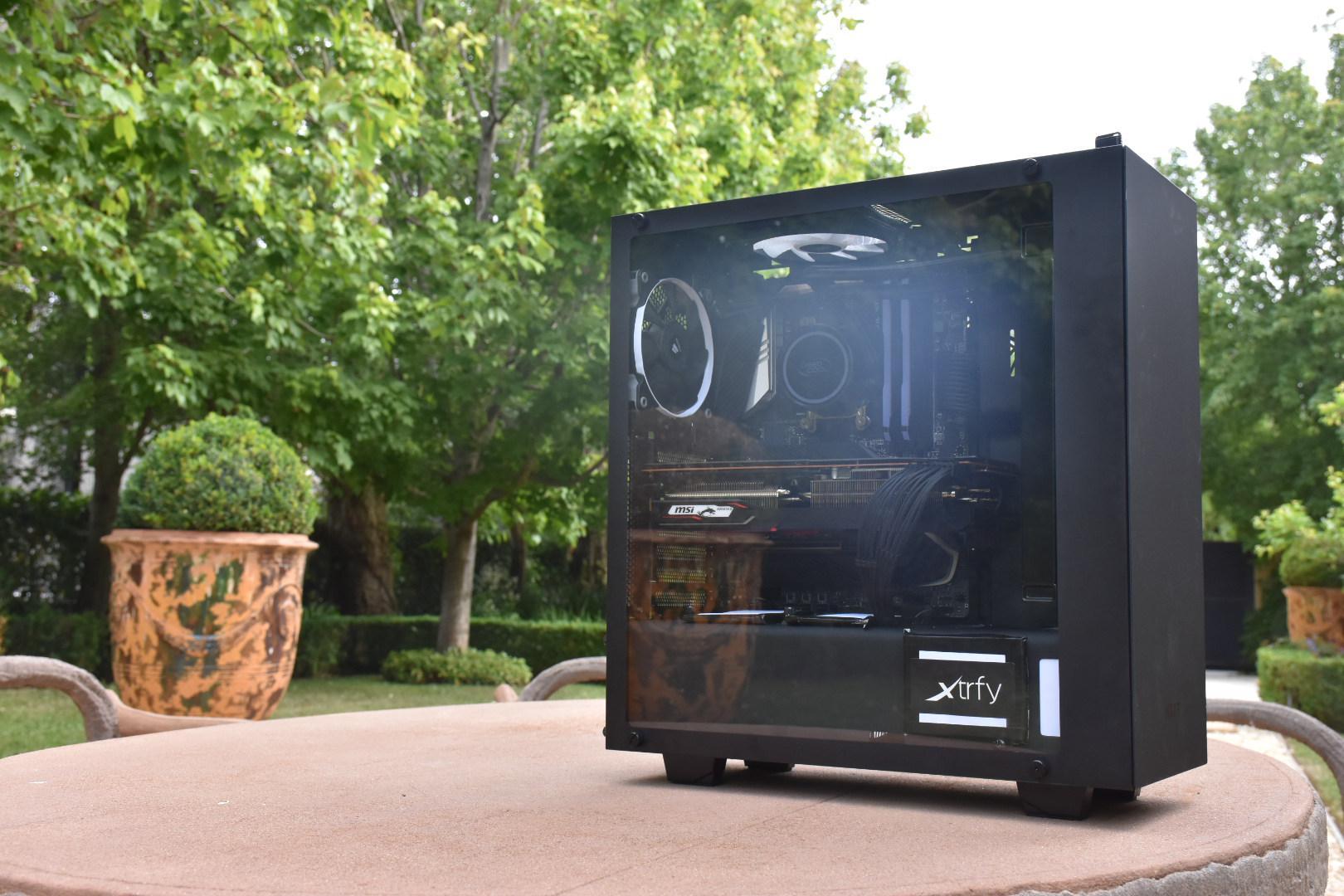 S340 Elite Black and White | Scrolller