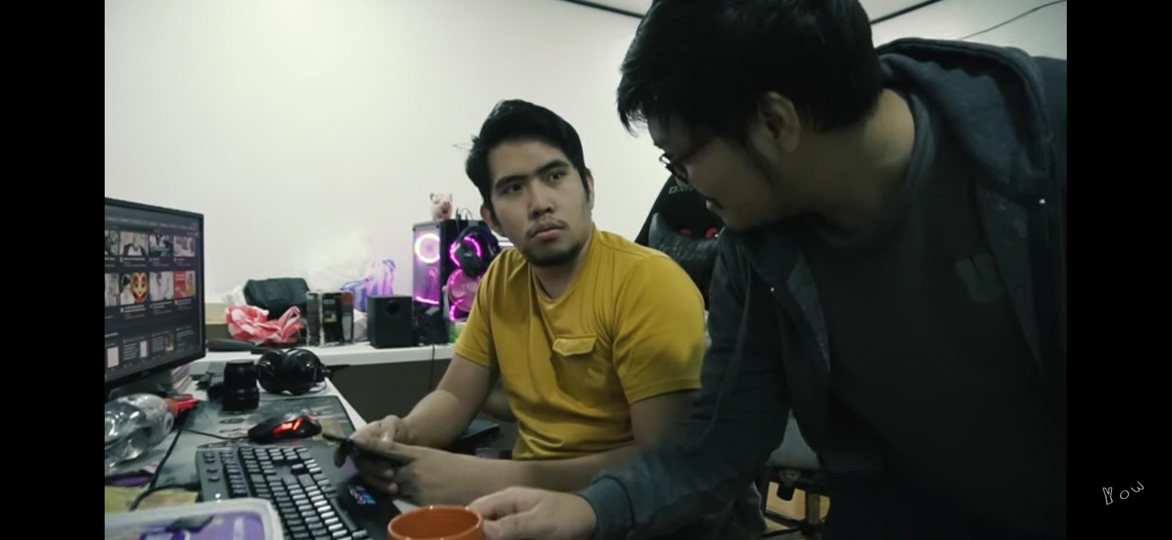 Sa video ni yow if you look at the computer makikita mo ang content ni PaoLuL | Scrolller