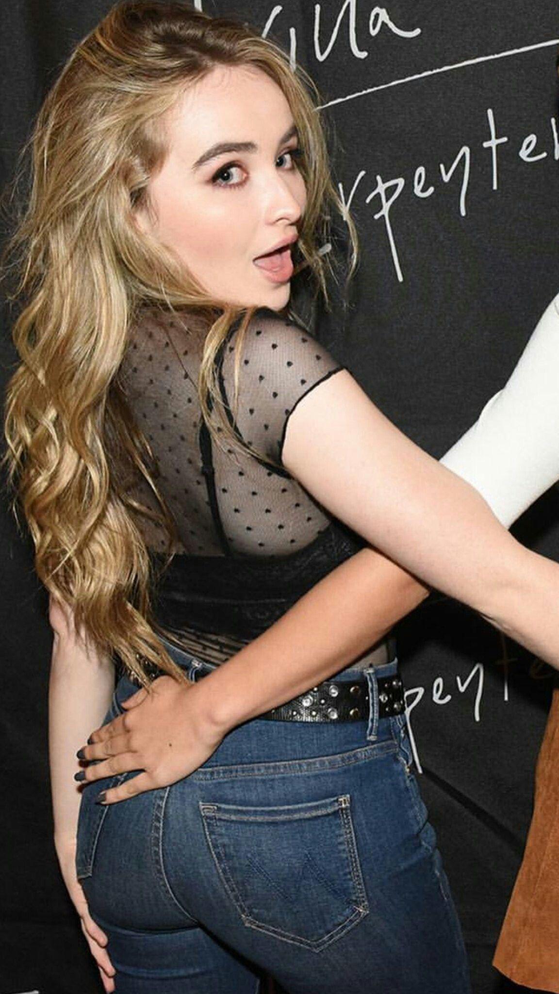 Sabrina Carpenter | Scrolller