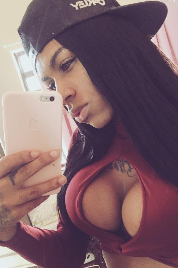 Sabrina Loppes Ready For Action | Scrolller