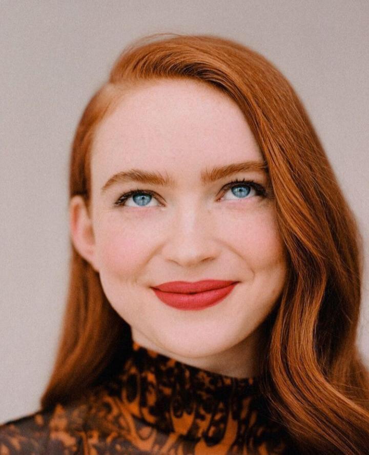 Sadie Sink knows full well that she controls daddy. She uses him to buy her anything she wants ...