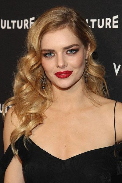 Samara Weaving | Scrolller