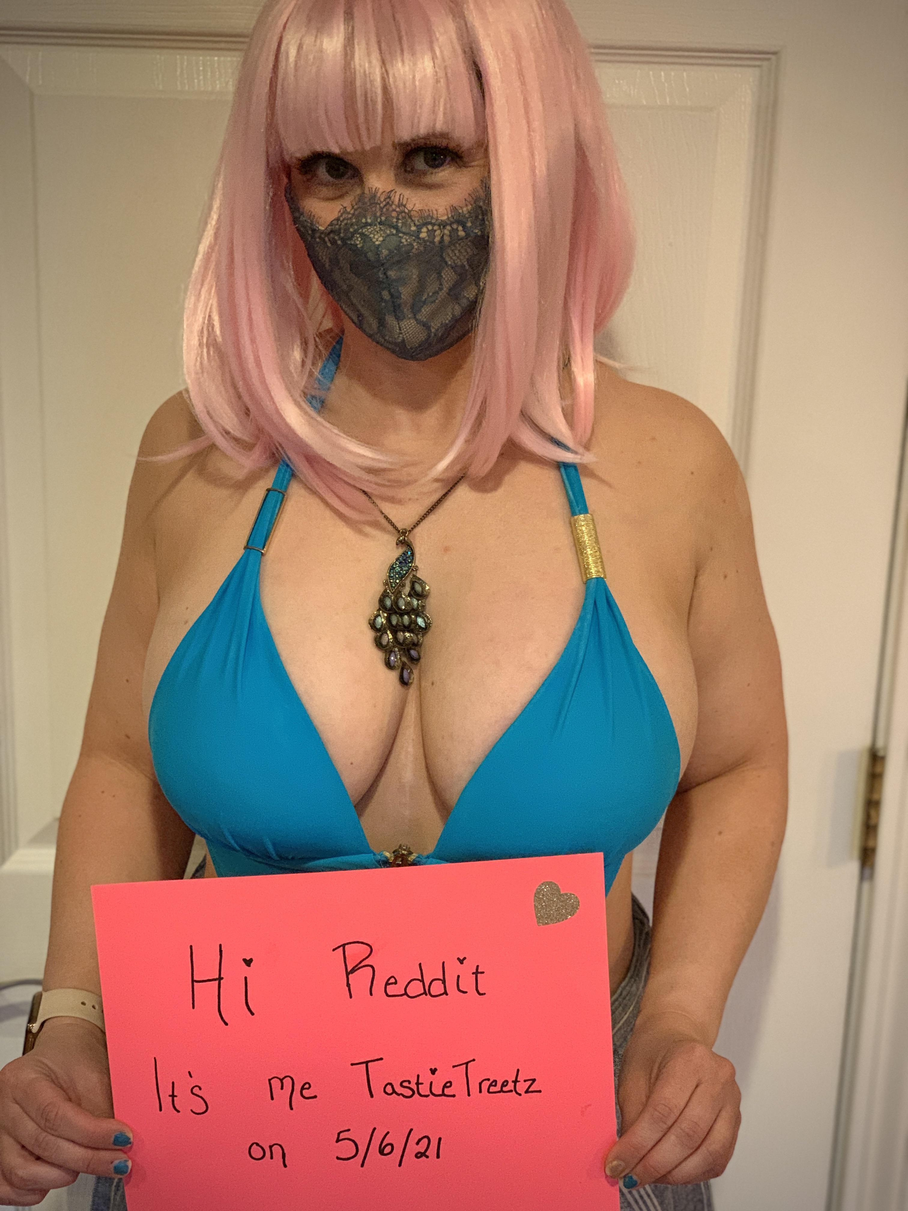 Hi Reddit! | Scrolller