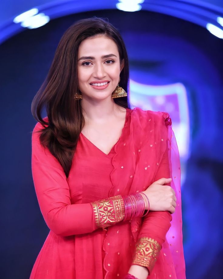 Sana Javed Look At Her Sexy And Grown Body Scrolller