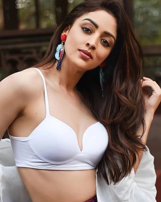 Sandeepa dhar has bold assets 💦 | Scrolller