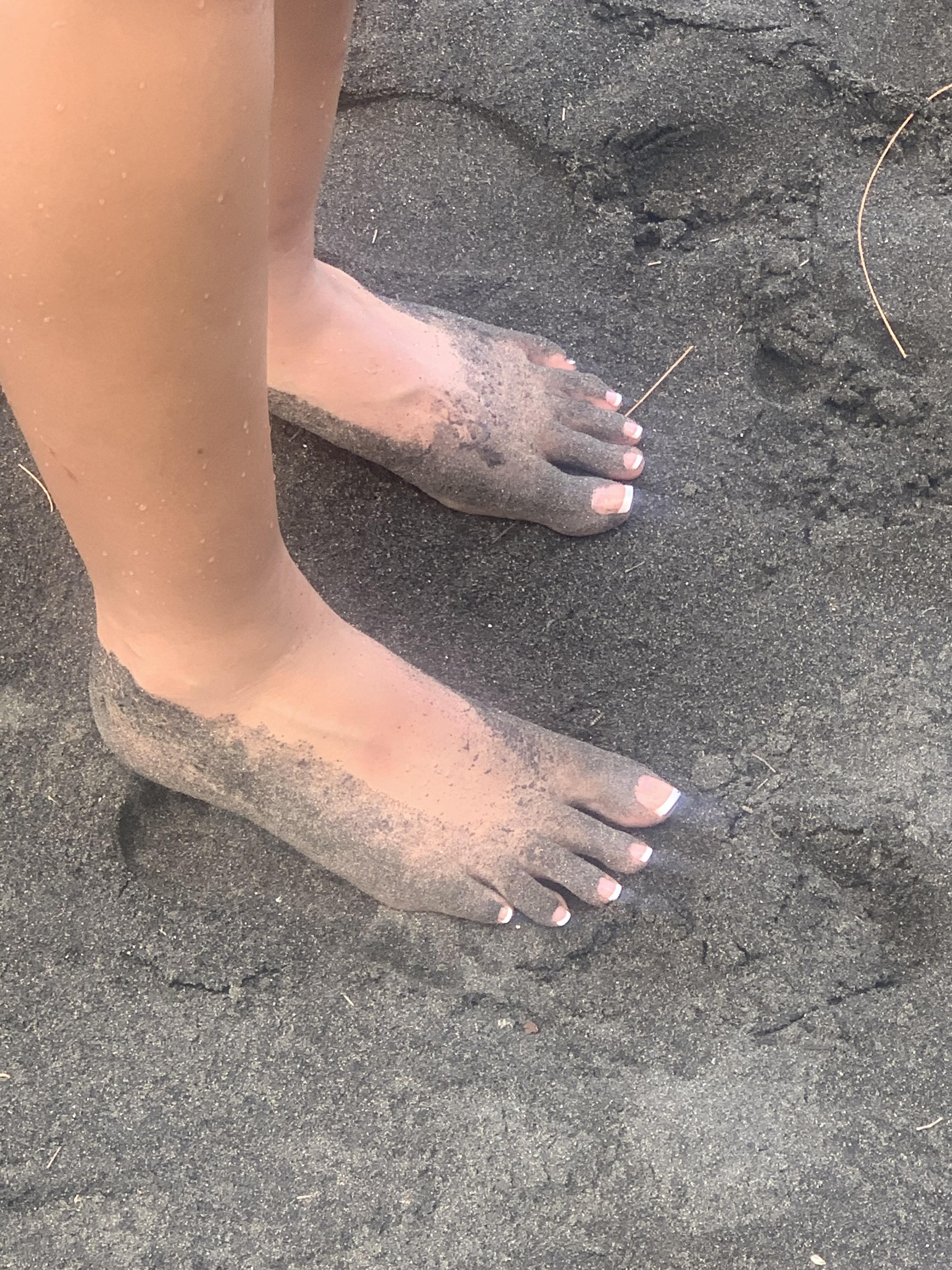 sandy toes, PM me! | Scrolller